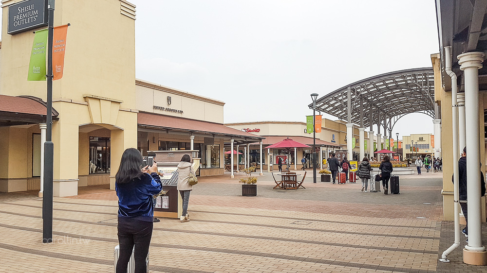 東京旅遊購物景點 | 成田機場 酒酒井 Shisui Premium Outlet - 搭交通巴士去逛街 乘車路線資訊 - 卡琳。摸魚兒趣