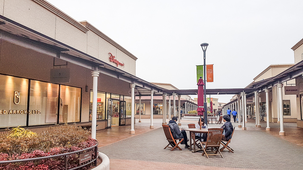 東京旅遊購物景點 | 成田機場 酒酒井 Shisui Premium Outlet - 搭交通巴士去逛街 乘車路線資訊 - 卡琳。摸魚兒趣
