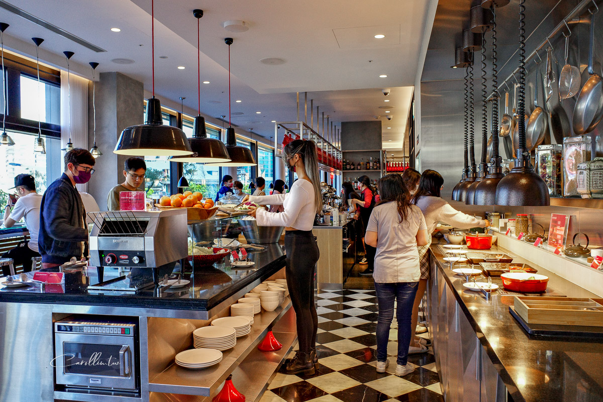 北門世民酒店citizenM｜台北車站住宿，無敵高空景觀飯店，大稻埕煙火最佳觀賞位置推薦 - 卡琳。摸魚兒趣