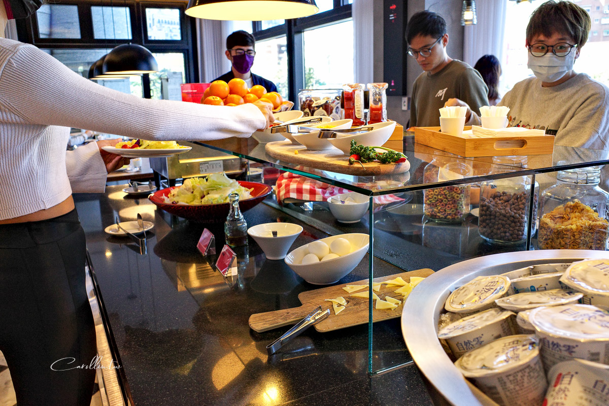 北門世民酒店citizenM｜台北車站住宿，無敵高空景觀飯店，大稻埕煙火最佳觀賞位置推薦 - 卡琳。摸魚兒趣